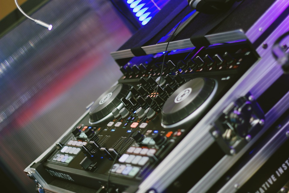 4 Essential Items Every DJ Must Have