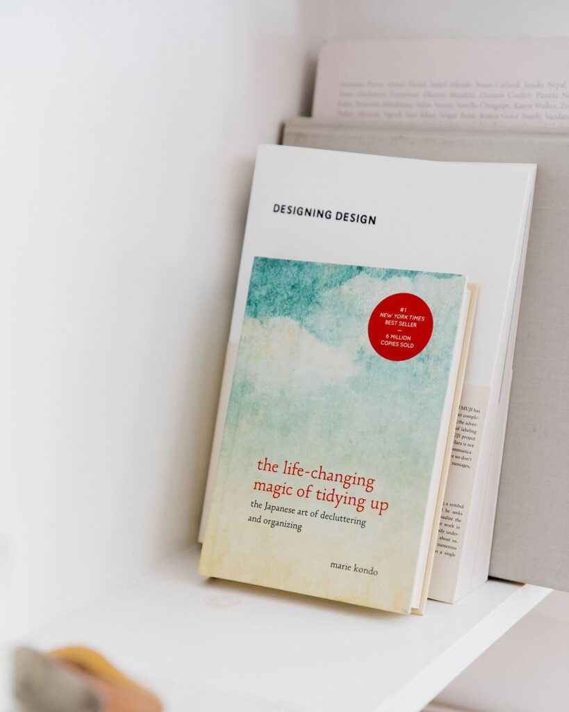 The Life-Changing Magic of Tidying Up: The Japanese Art of Decluttering ...