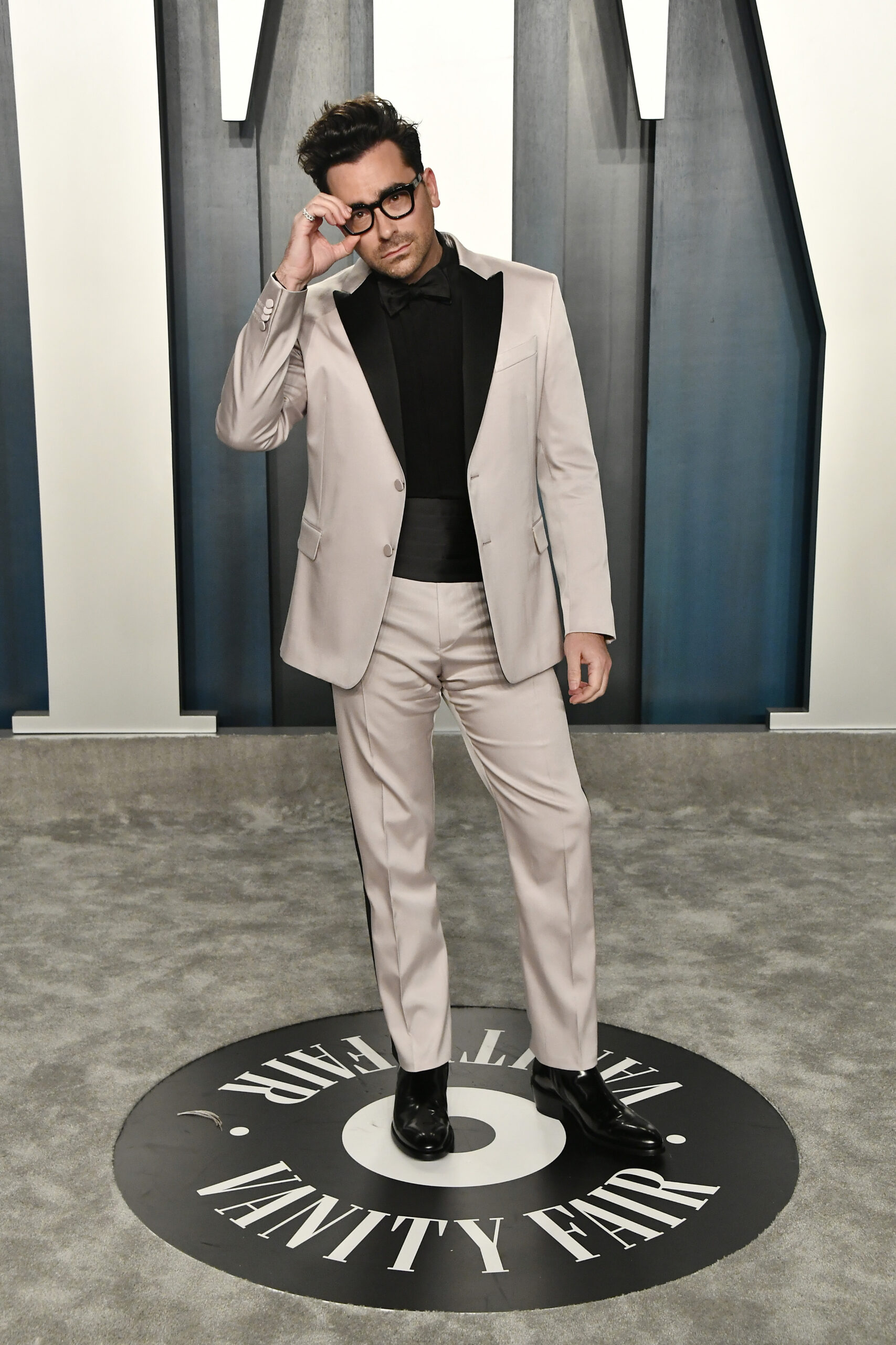 Dan Levy Signs Deal With Netflix, to Write, Star and Produce Up Coming ...