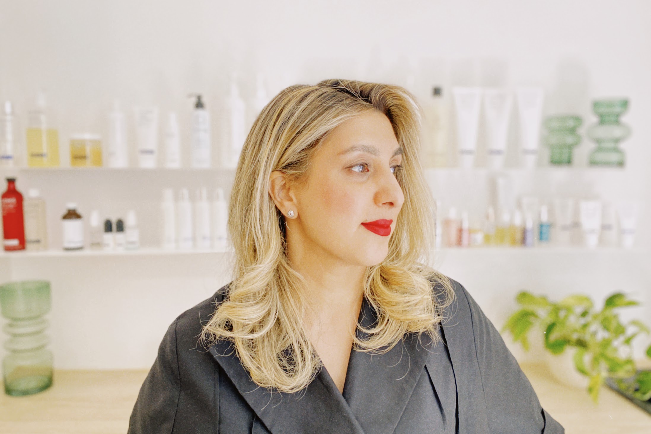 HOLR Chats: Vee Mistry, Founder of SKINBYVEE