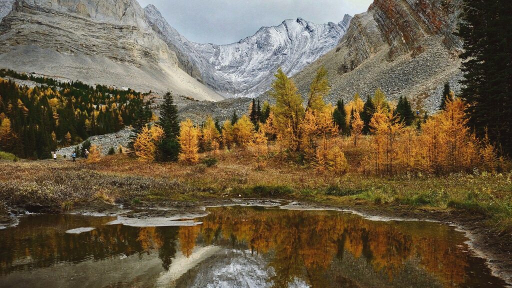 Lesser-Known Hikes to See Canada’s Fall Foliage