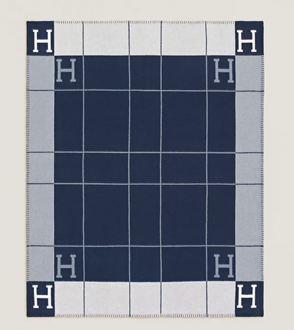 Designer Throws To Stay Warm And Cozy With This Winter