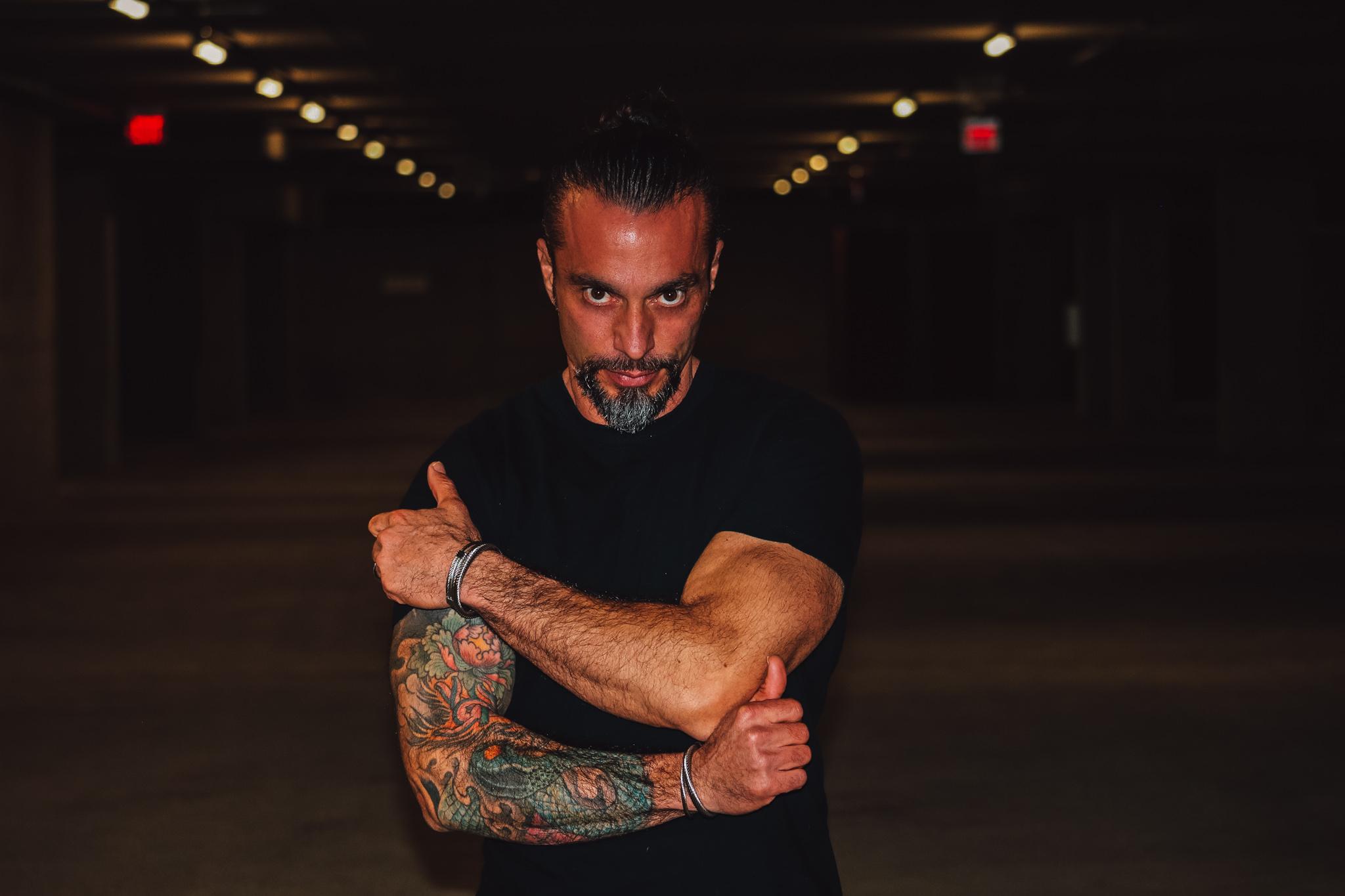 How author Mike Diamond is making waves with his unbreakable mindset.