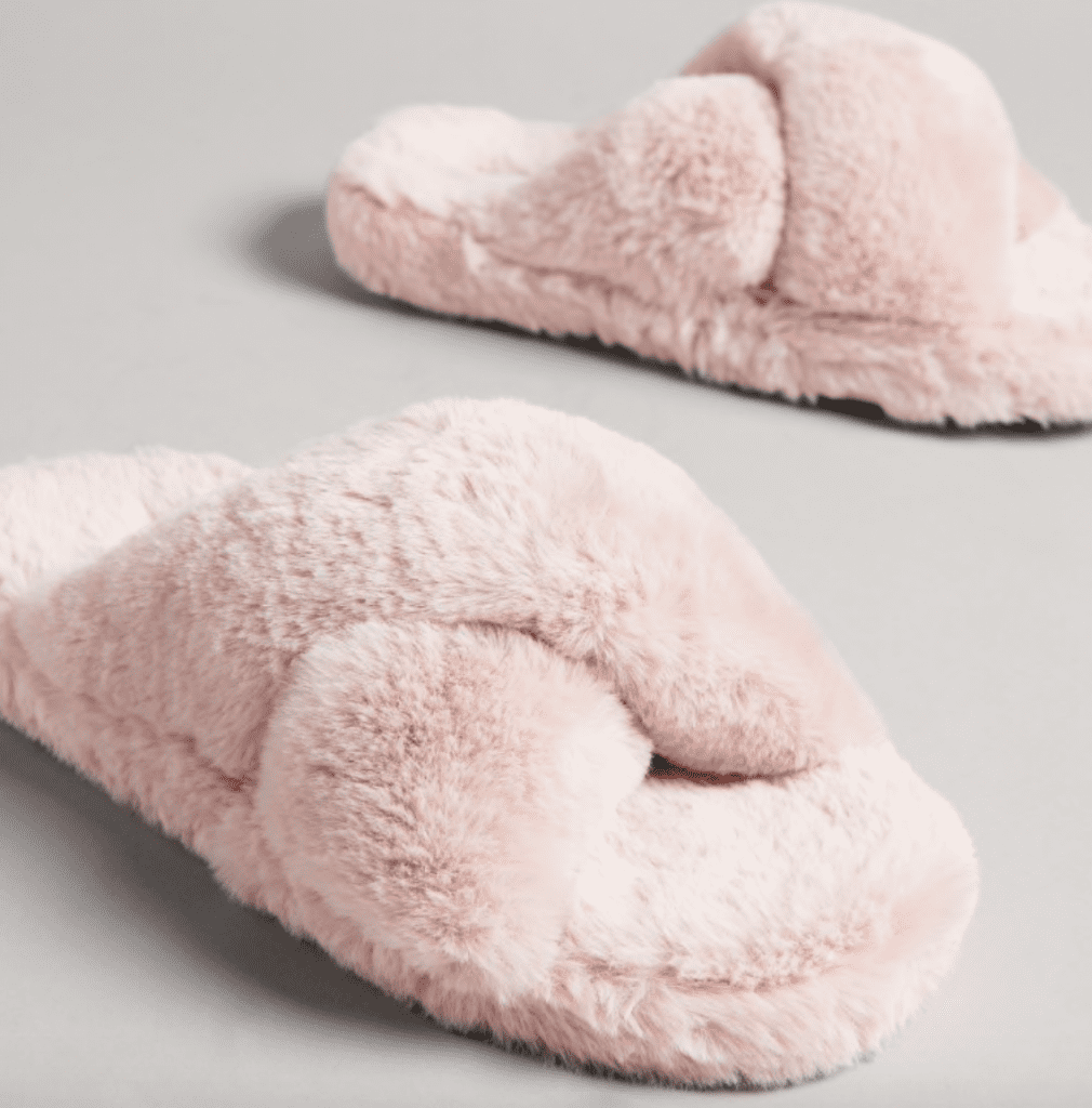 The Best Cozy Accessories to Ring in National Comfy Day
