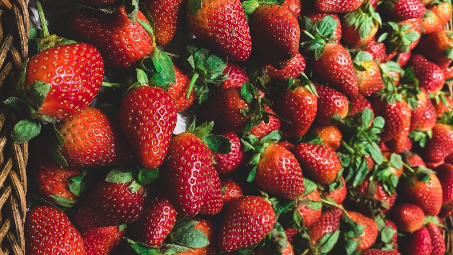 5 Strawberry and Wine Pairings that Will Blow Your Mind