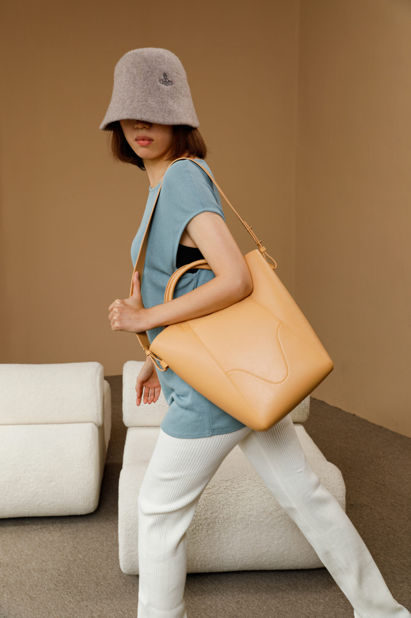 OLEADA Brings The Modern Professional Woman's Perfect Bag To Life