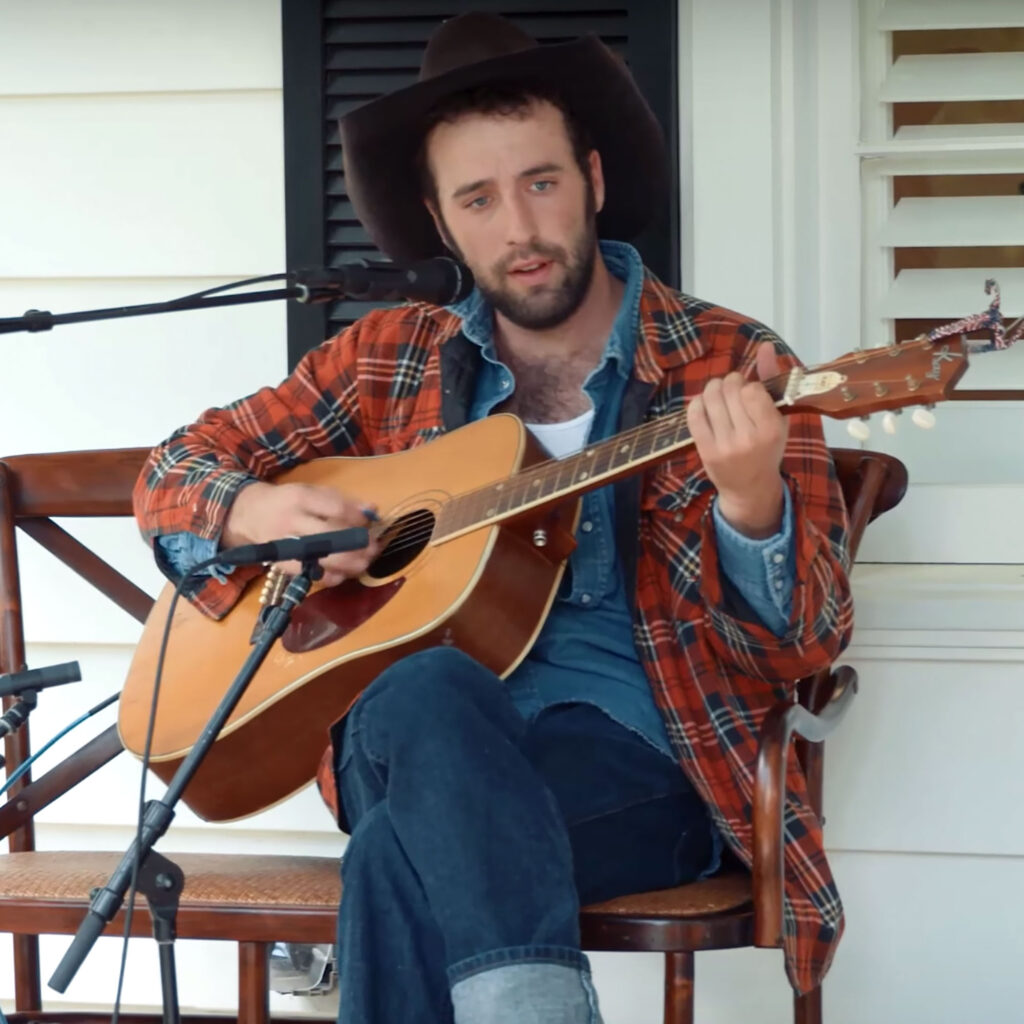 Country Artist Luke Bell Dead at 32