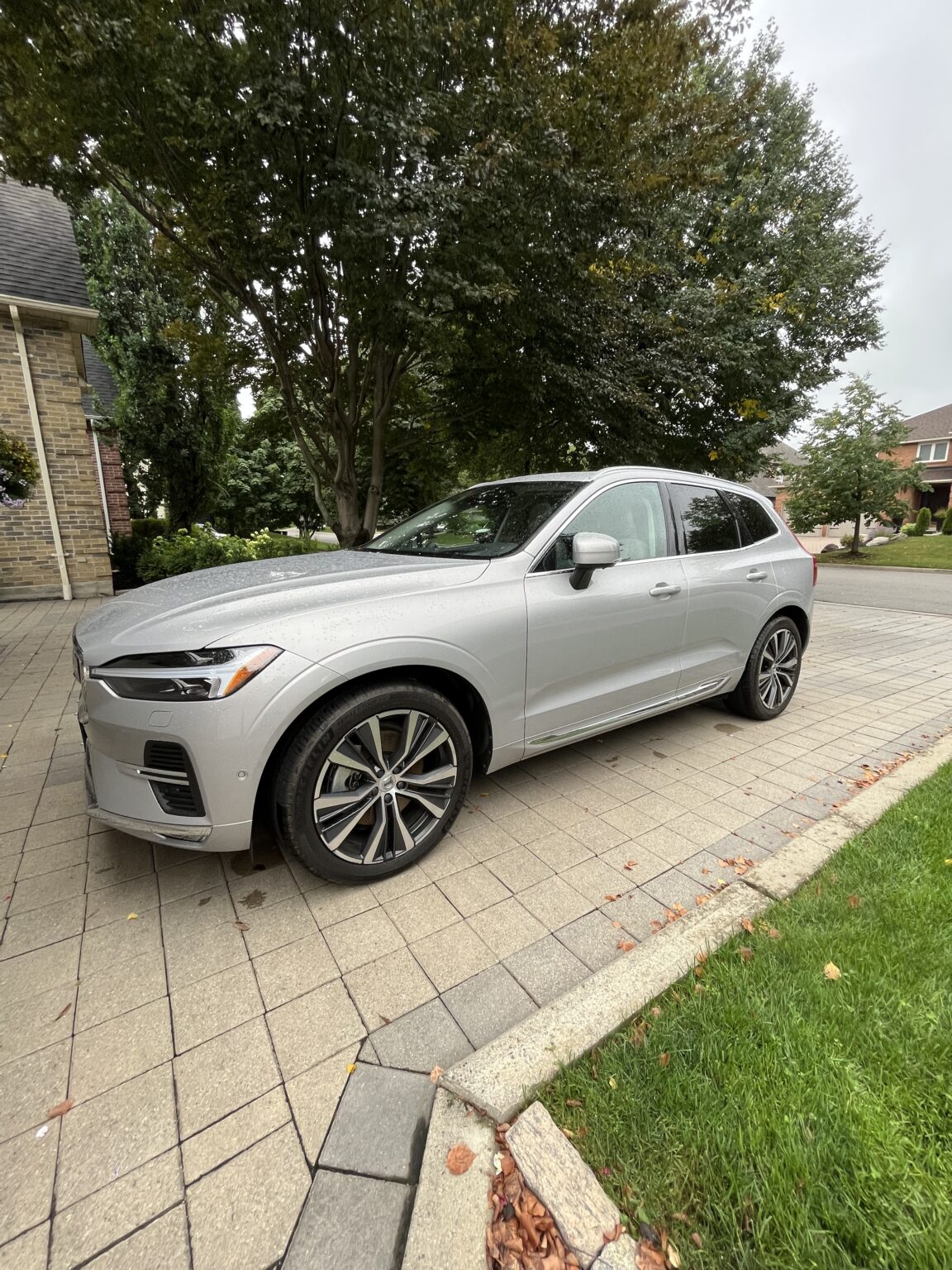 The 2022 Volvo XC60 B6 AWD Is A Dream: All About The Must-Have Model