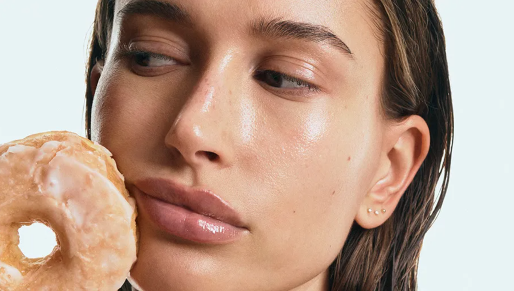 All About Hailey Bieber's Glazed Donut Nails Plus How To Rock The Viral ...