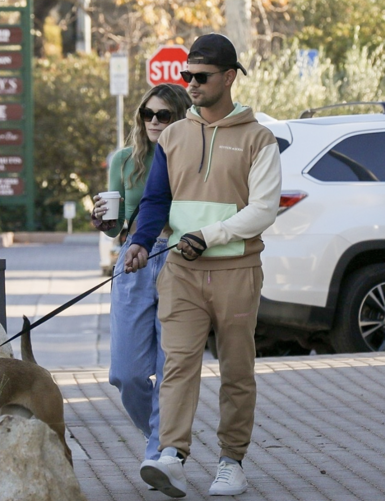 Street Style: Taylor Lautner
