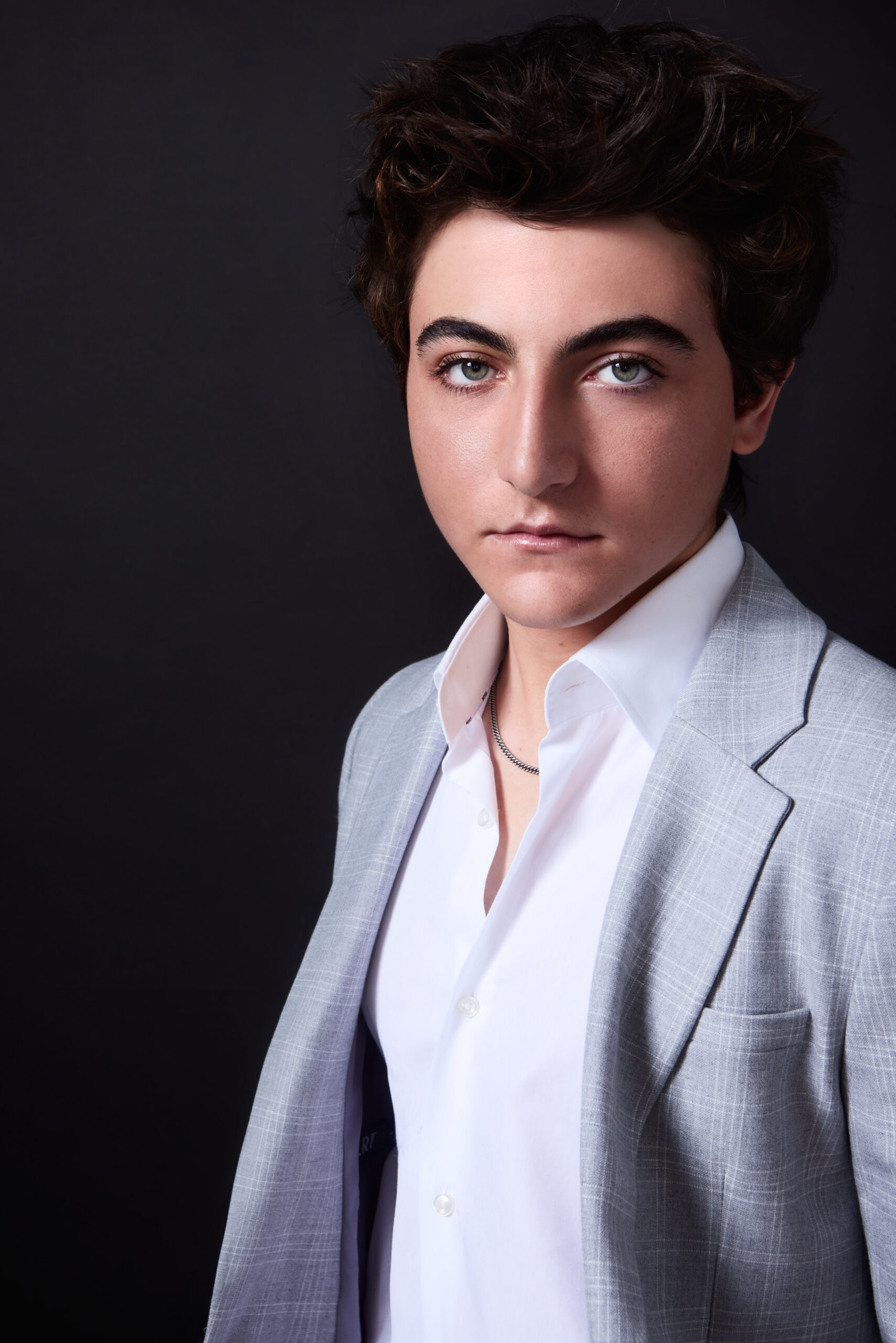 HOLR Chats: Armen Nahapetian On His Role in 'Beau is Afraid'