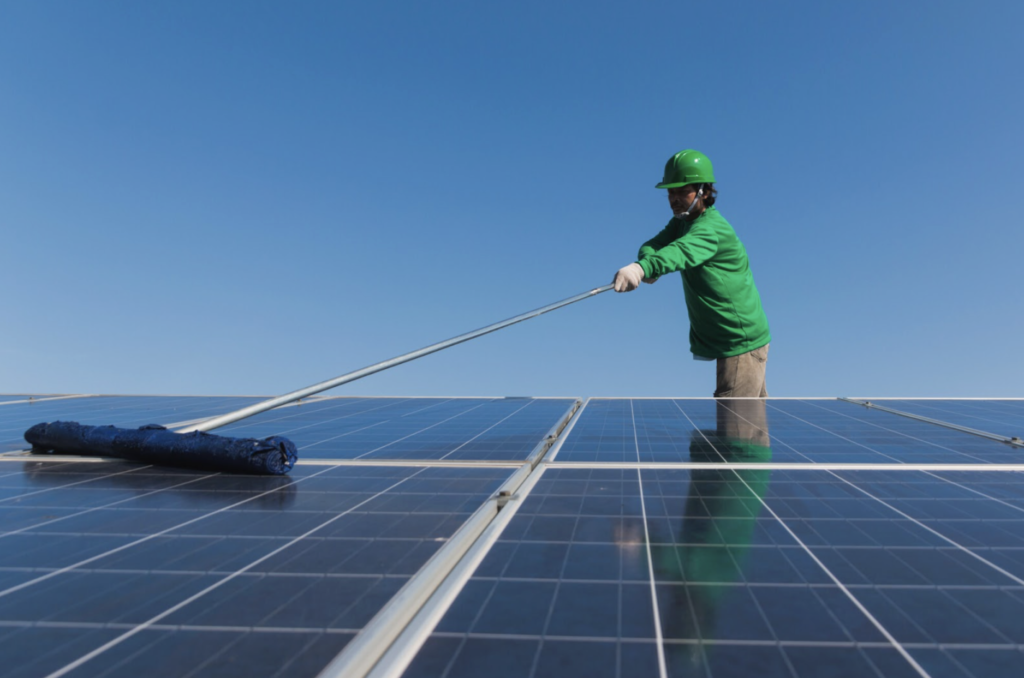6 Common Errors in Solar Panel Cleaning and How to Avoid Them
