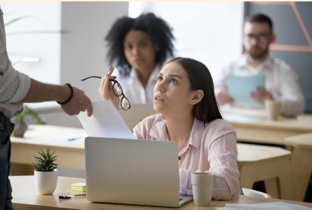 8 Common Health Hazards to Watch Out for Office Workers