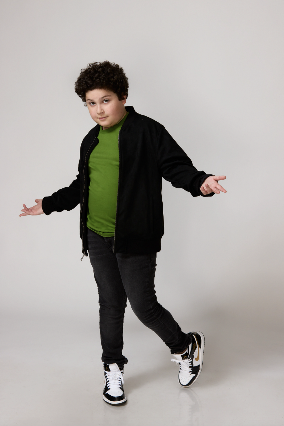 HOLR Chats: Rising Star Aaron Harris Shines in CBS's 'Matlock' Reboot