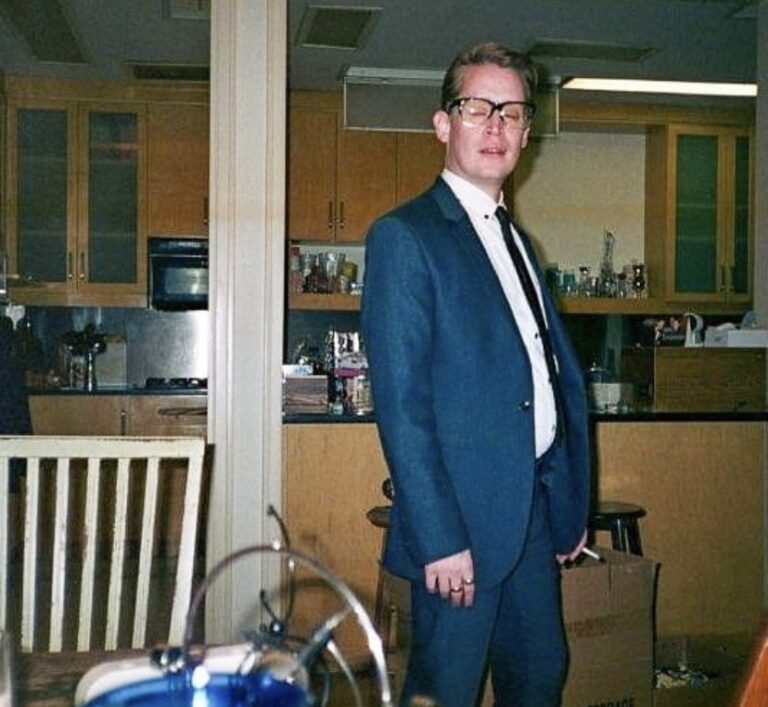 Macaulay Culkin Estranged Father Explained